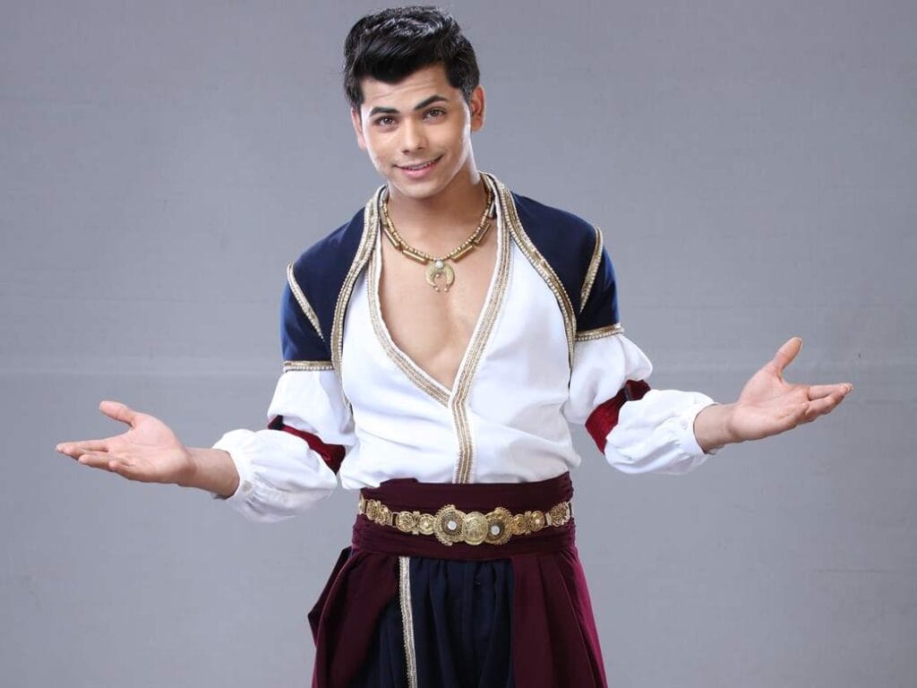 Siddharth Nigam Height, Weight, Age, Biography, Wiki, Girlfriend, Family - Star Biography