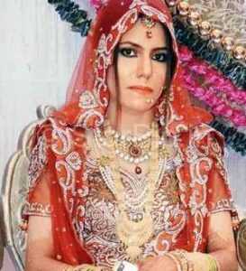 Afreen Khan Height, Age, Biography, Wiki, Husband, Married, Family ...