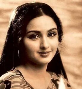 Leena Chandavarkar Wiki, Age, Caste, Husband, Family, Biography