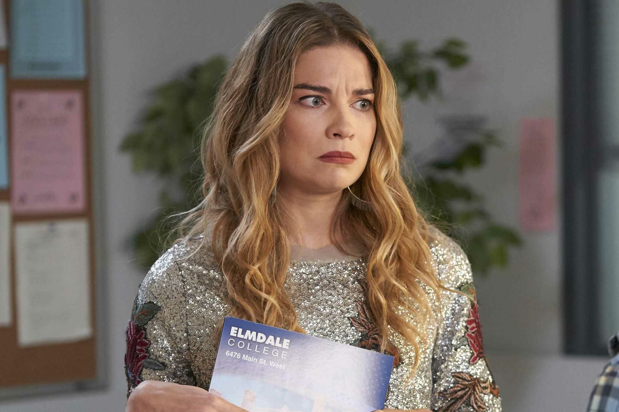 Alexis Rose (Schitt's Creek) Quotes, Age, Net Worth, Height - Star ...