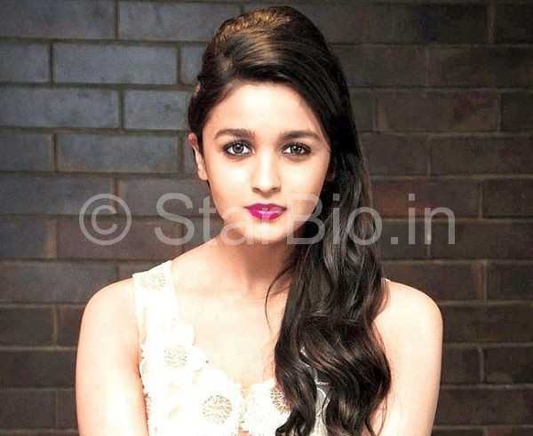 Alia Bhatt Wiki, Age, Boyfriend, Family, Caste, Biography - StarBiography